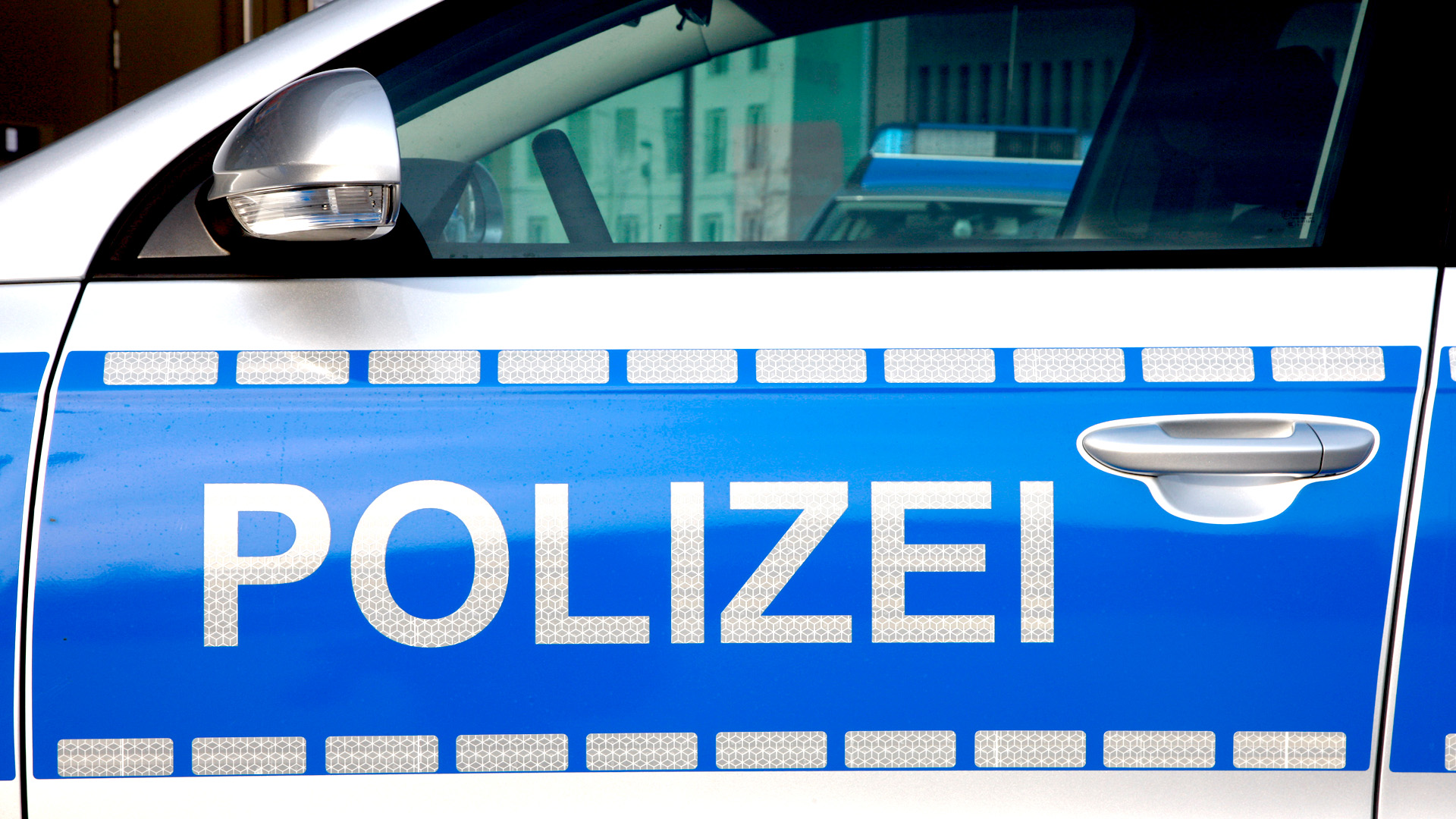 Mazda mit NES-Kennzeichen in Meiningen beschädigt – Zeugen gesucht ...