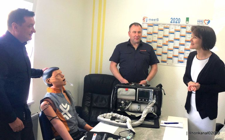 Neues Beatmungsgerät für den Rettungsdienst in Meiningen übergeben ...