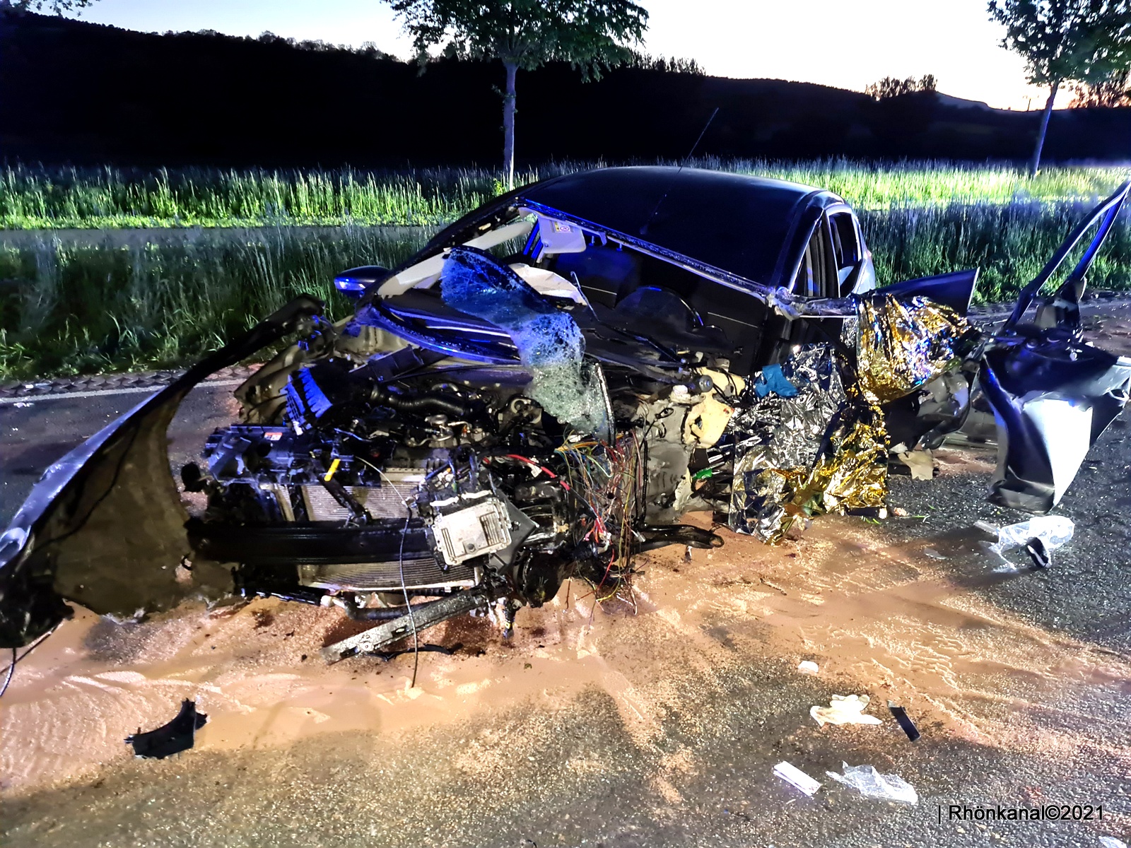 UPDATE – Junger Fahrer prallt gegen Baum – Schwerer Unfall zwischen Geisa & Borsch – Rhönkanal ...