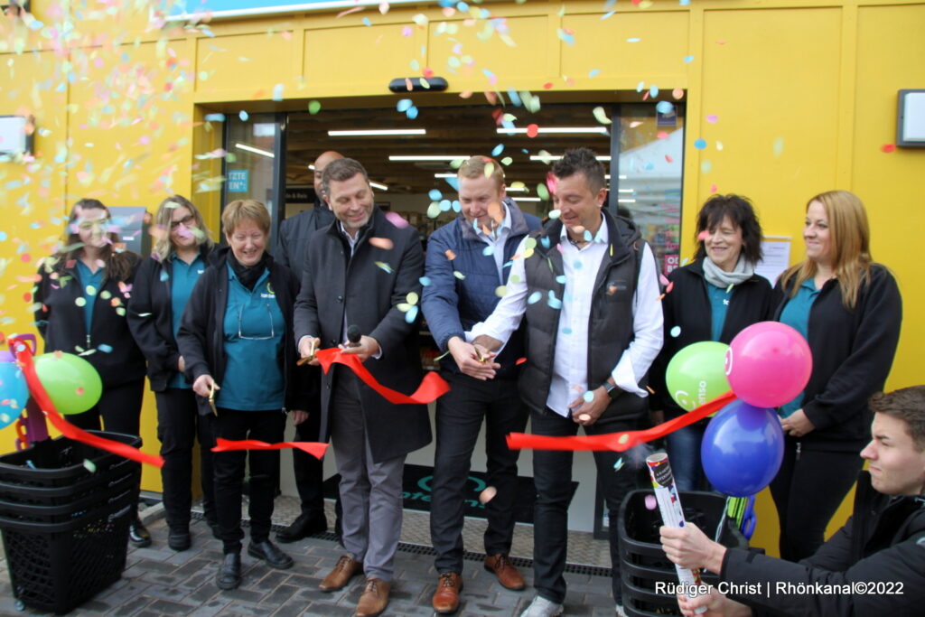 Eröffnung nach 421 Tagen – Regionales Einkaufen bei Tante Enso in Zella – Rhönkanal | Schafe ...