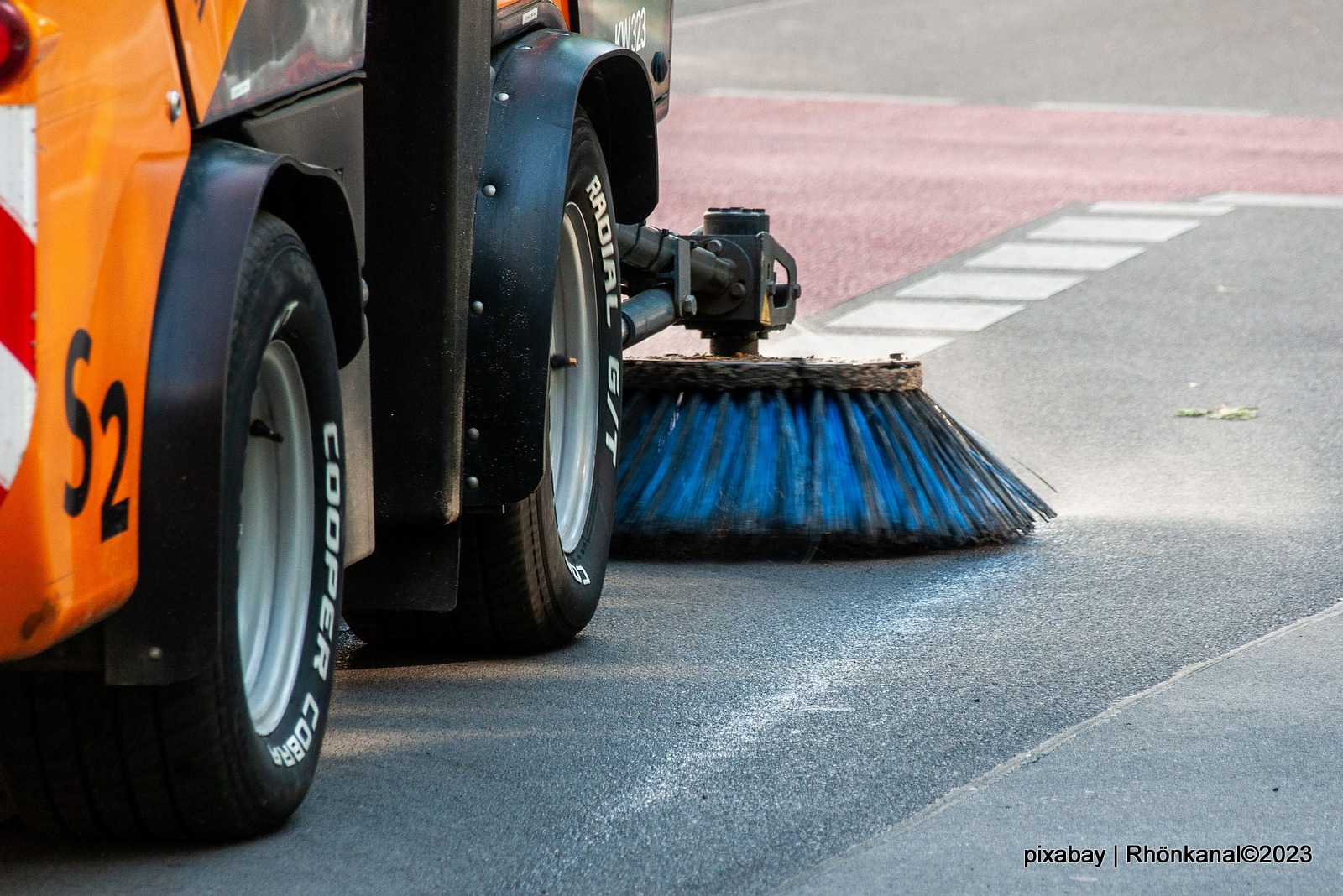 Ab April – Meininger Kehrmaschine reinigt wieder die Straßen der ...