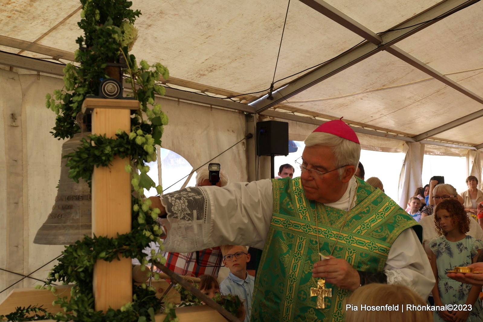 Verkündet den Frieden – Bronze-Glocke in Zitters eingeweiht – Rhönkanal ...