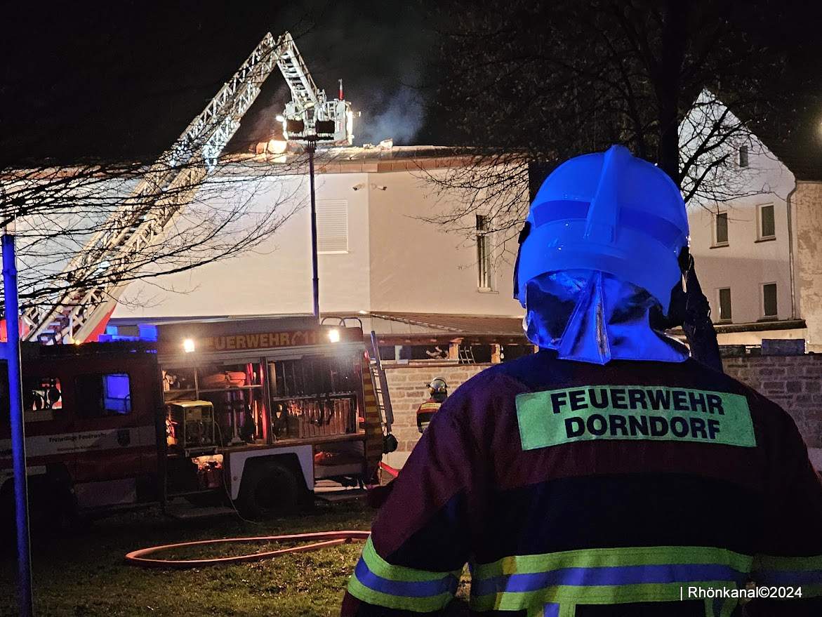 UPDATE – Dachstuhl brennt in Dorndorf – Hoher Sachschaden, aber keine ...