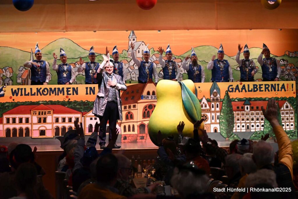 Senioren feiern Fastnacht – Kunterbuntes Programm bei Sitzung der Stadt ...