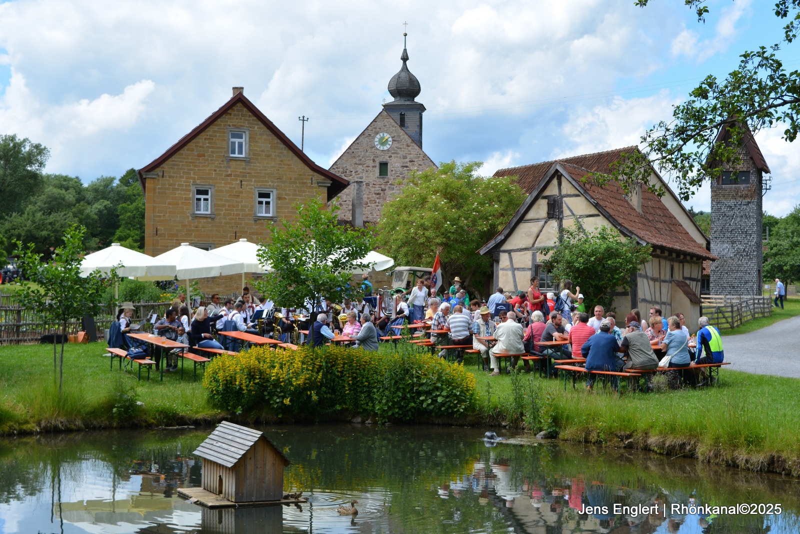 Bieranstich im Freilandmuseum Fladungen 1.6.25 – Rhönkanal | Schafe Videos Online