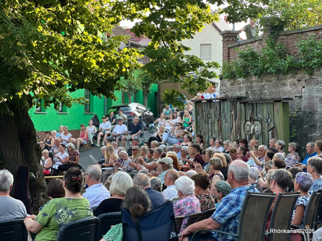 Fête de la Musique in Dermbach: Zusammen singen unter „Zobel’s Linde ...